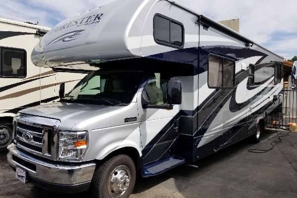Expedition Motor Homes & 1st Choice RV - Los Angeles, CA